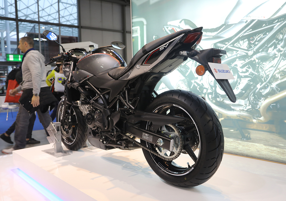 EICMA 2017: Suzuki SV 650X, foto, video e dati - Fiere e saloni - Moto.it
