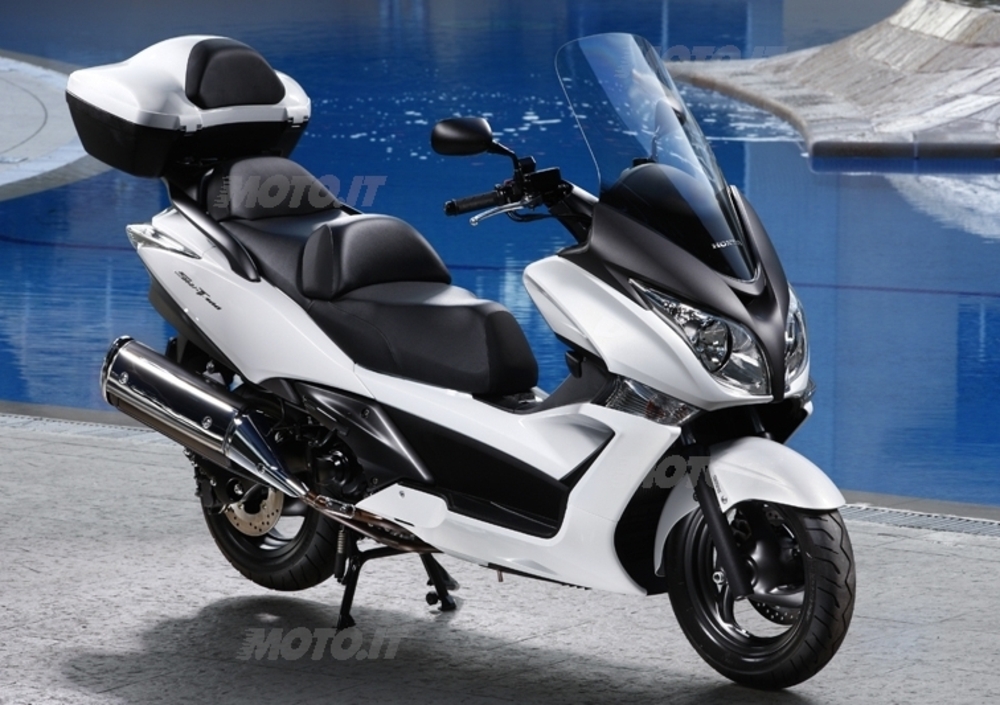 Prova HONDA SW-T400 - Prove - Moto.it