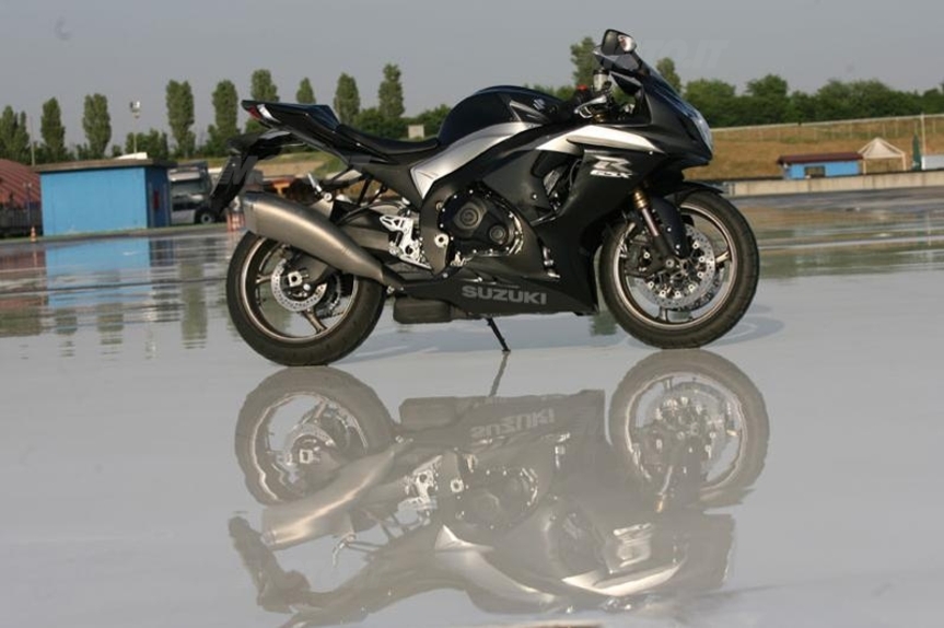 Prova SUZUKI GSX-R 1000 K9 - Prove - Moto.it