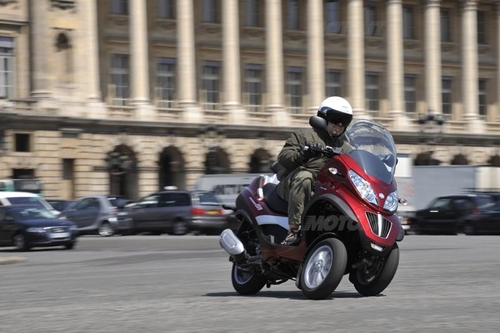 Prova Piaggio MP3 300 i.e. e Hybrid - Prove - Moto.it