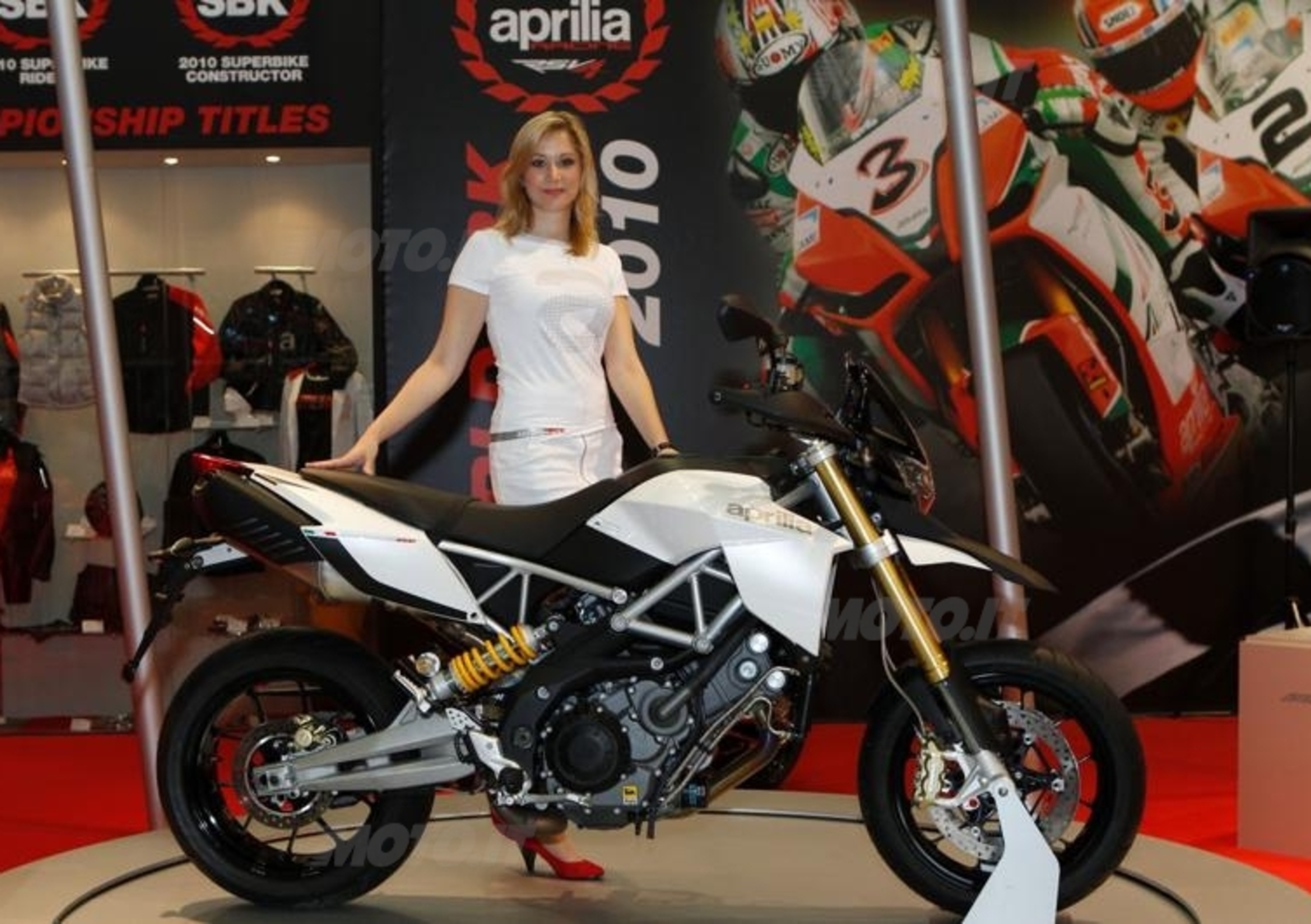 Tra le novità del Gruppo Piaggio: Aprilia RSV4 APRC SE - News - Moto.it