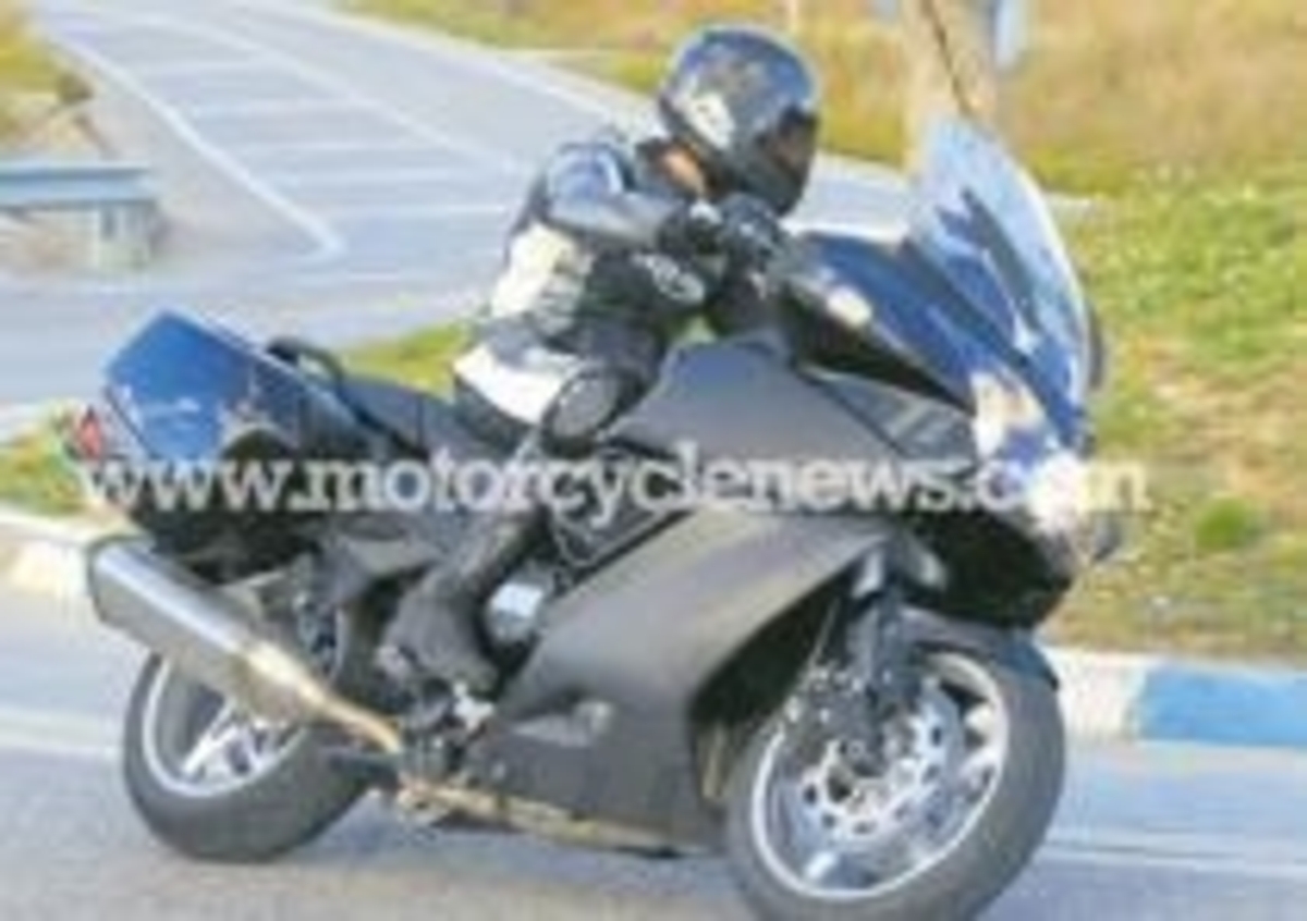 Triumph Trophy. Le prime foto - News - Moto.it