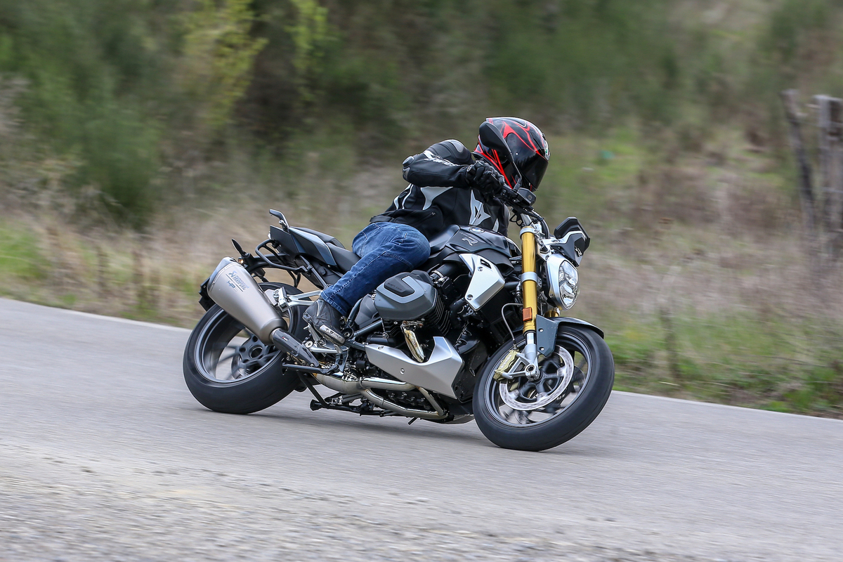 Prova BMW R 1250R. Alternativa sportiva - Prove - Moto.it