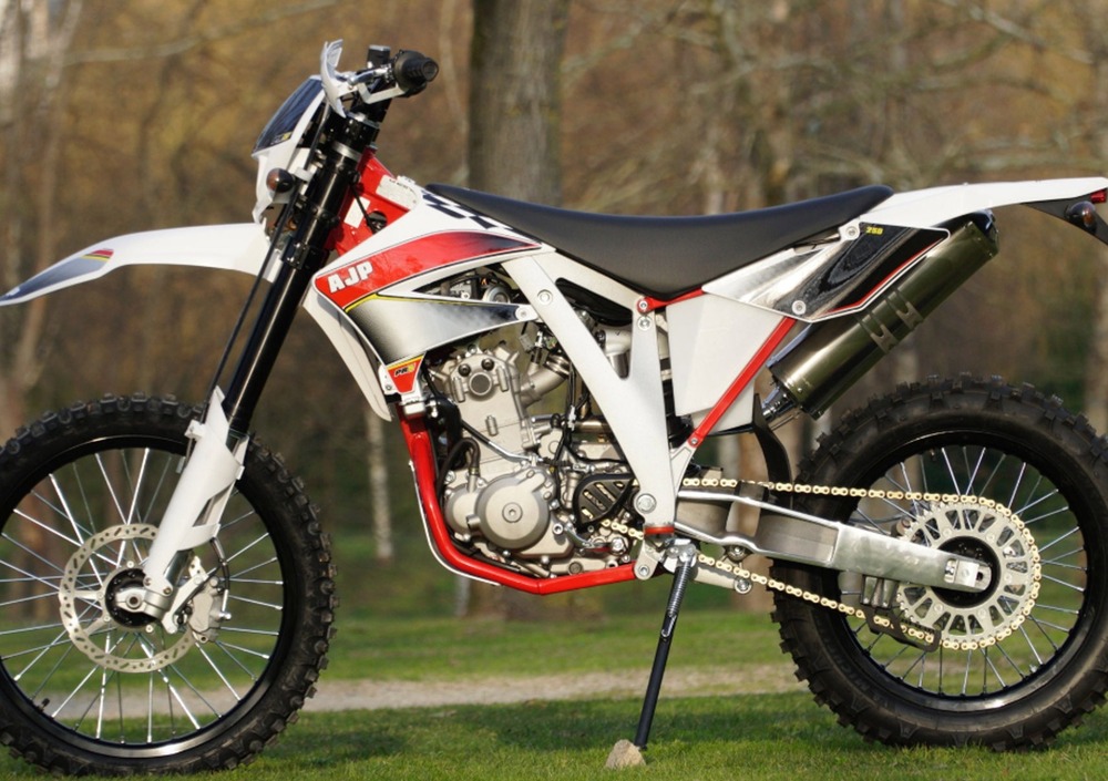 AJP PR5 250 Enduro (201 - 20), prezzo e scheda tecnica - Moto.it
