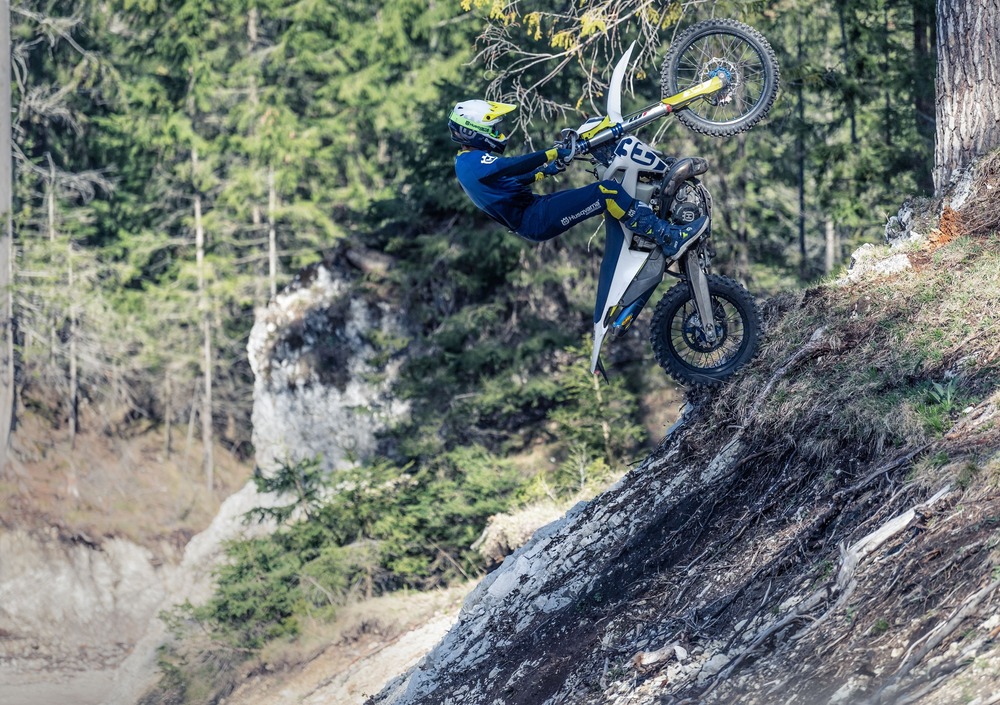 Husqvarna TE 300i (2020), prezzo e scheda tecnica - Moto.it