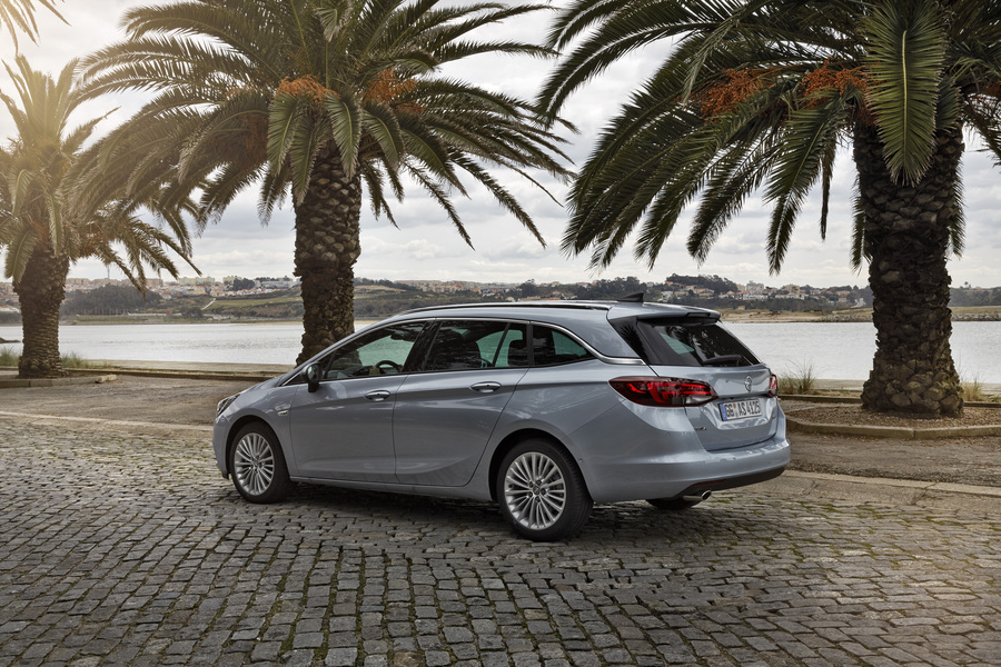 Opel Astra Station Wagon - Catalogo e listino prezzi Opel Astra Station ...