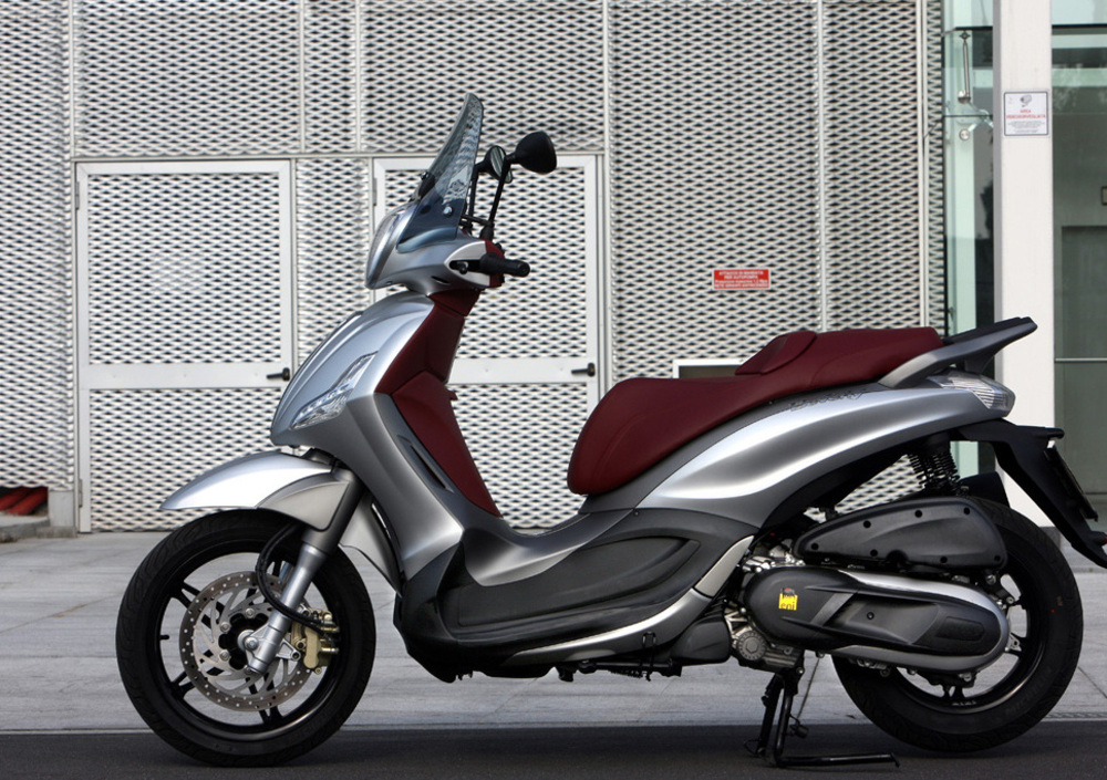 Piaggio Beverly 350 S ABS (2019 - 20), prezzo e scheda tecnica - Moto.it