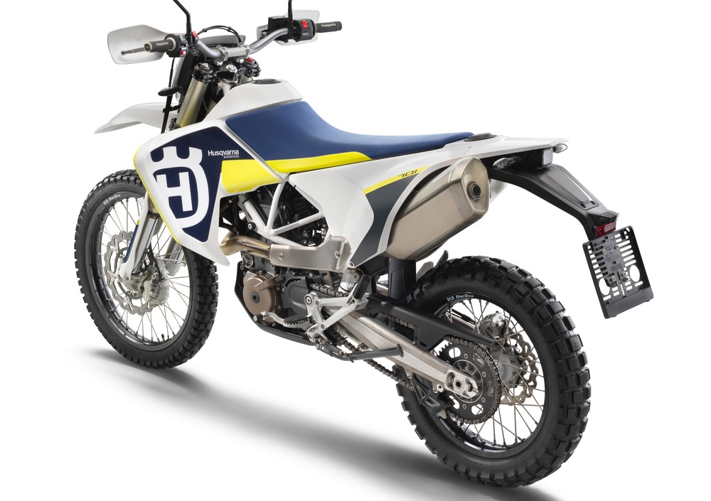 Husqvarna 701 Enduro LR (2020), prezzo e scheda tecnica - Moto.it