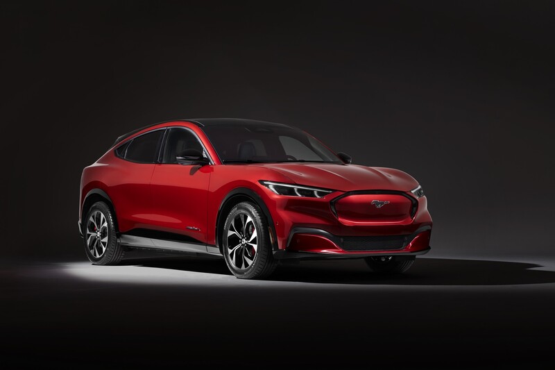 Ford Mustang Mach-E: video, foto e dati del nuovo SUV elettrico ...