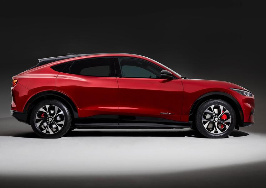 Ford Mustang Mach-E - Catalogo e listino prezzi Ford Mustang Mach-E ...