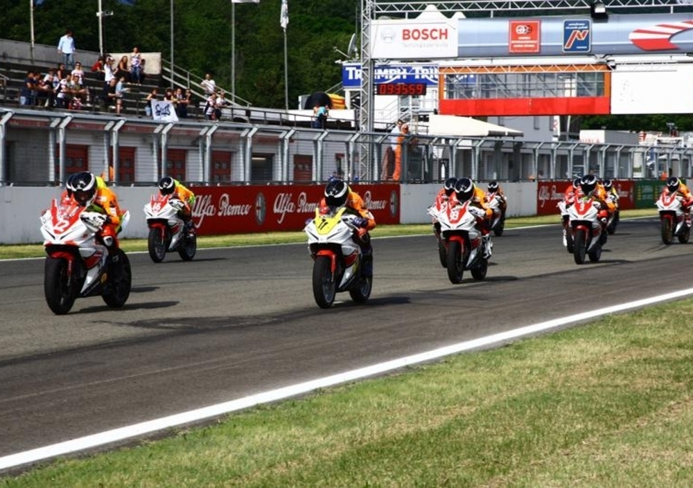 Yamaha R125 Cup 2012: il secondo round a Volpini - Sport - Moto.it