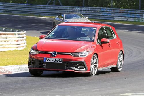 Volkswagen Golf 8 GTI TCR: ancora più estrema con 300 CV [Foto spia ...