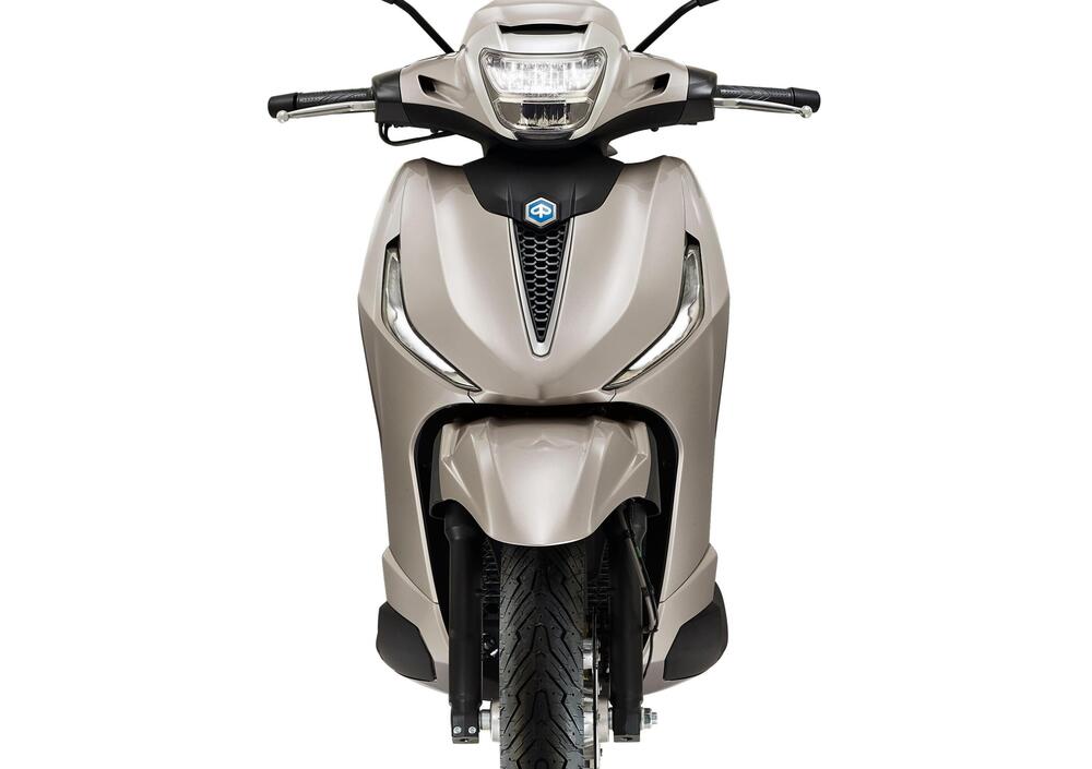 Piaggio Beverly 300 Hpe (2021), prezzo e scheda tecnica - Moto.it