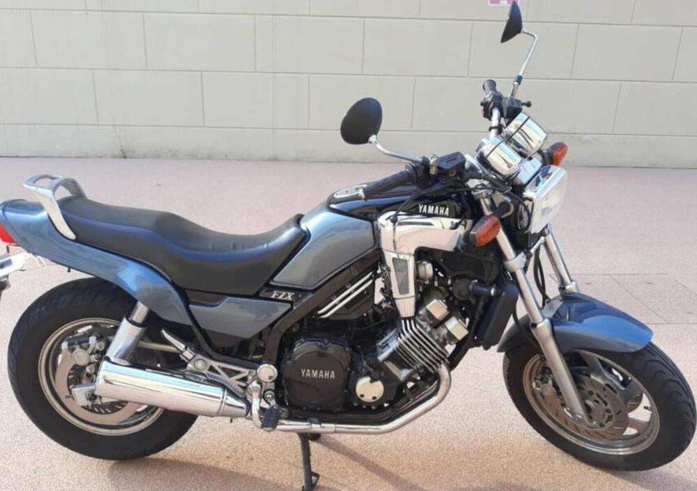 Yamaha FZX 750, prezzo e scheda tecnica - Moto.it