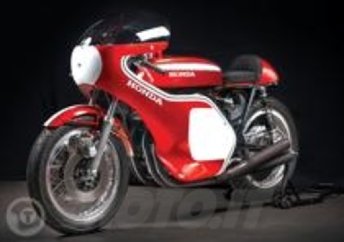 Honda CR750 Replica dalla TT Motorcycles - News - Moto.it