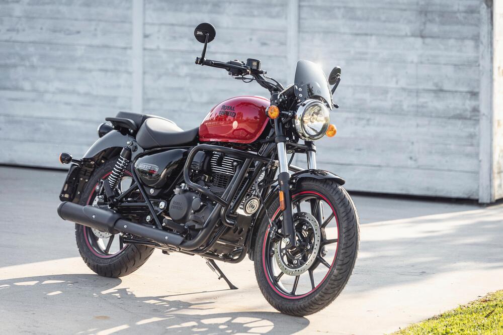 Prova Royal Enfield Meteor 350 TEST: ritorno alla sostanza - Prove ...