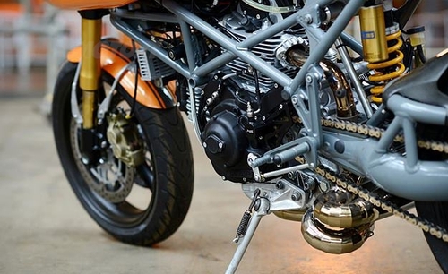 Red Max Ducati Monster 900 Ducafé - News - Moto.it