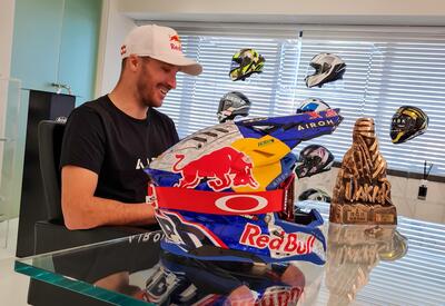 Speciale caschi: test Momo Fighter Plus - Accessori - Moto.it