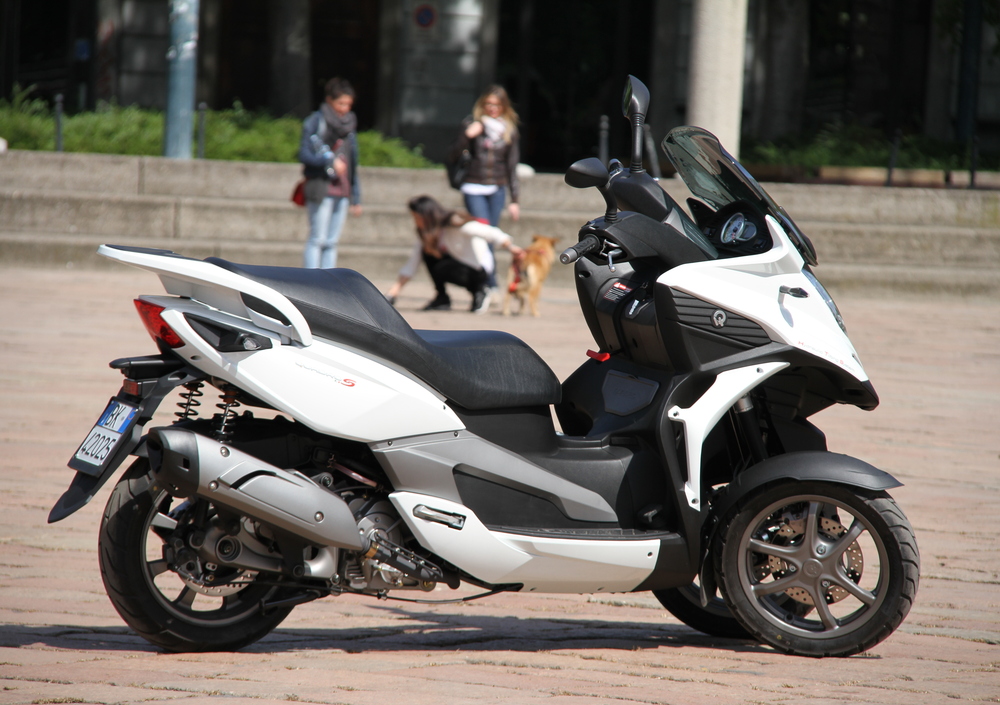Piaggio MP3 300, Quadro 350S, Peugeot Metropolis 400 - Prove - Moto.it