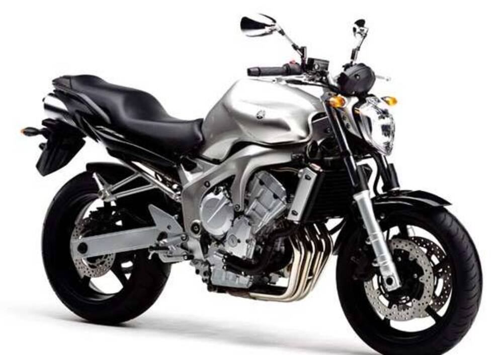 Yamaha FZ6 (2004 - 07), prezzo e scheda tecnica - Moto.it