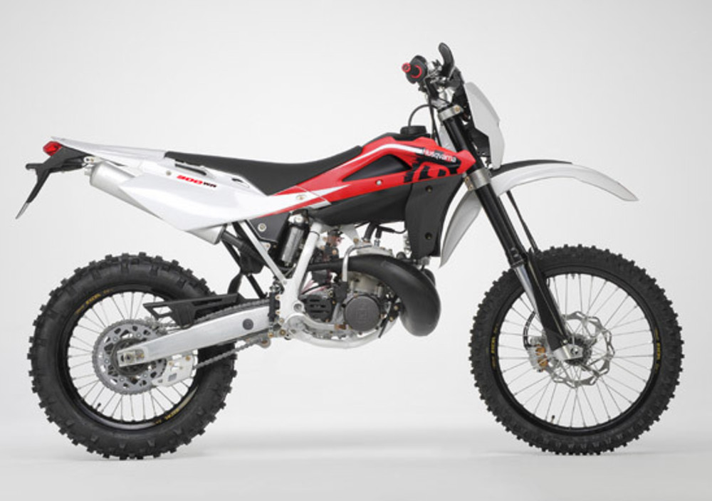 Husqvarna WR 300 (2010 - 11), prezzo e scheda tecnica - Moto.it
