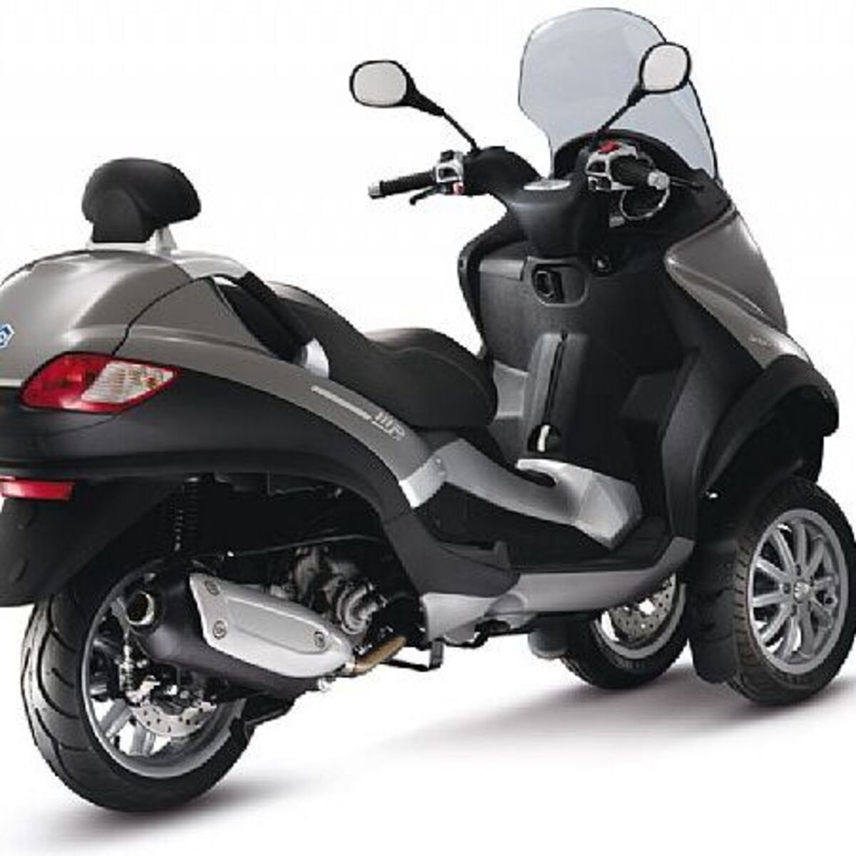 Prova Piaggio MP3 300 i.e. e Hybrid - Prove - Moto.it