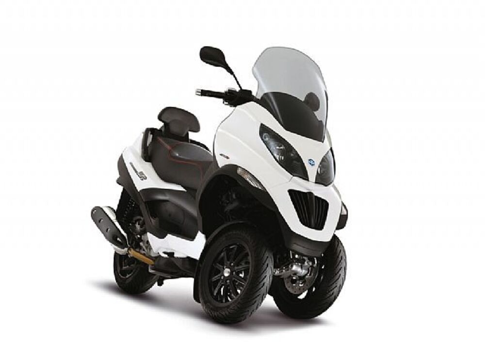 Piaggio MP3 300 Sport (2010 - 11), prezzo e scheda tecnica - Moto.it