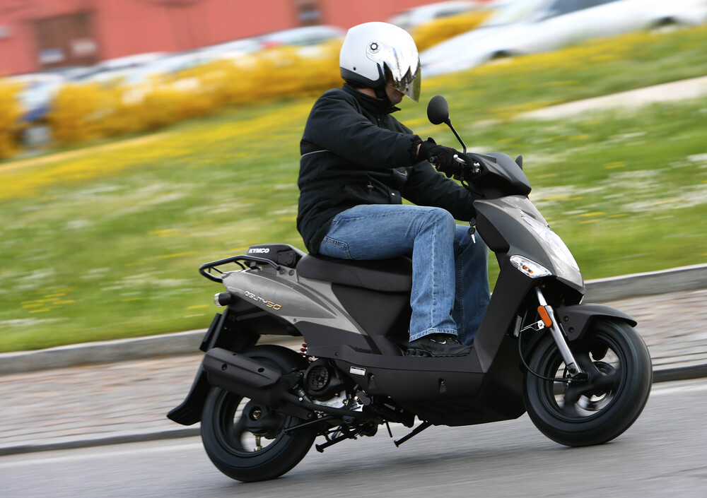 Kymco Agility 50 R12 (2007 - 17), prezzo e scheda tecnica - Moto.it