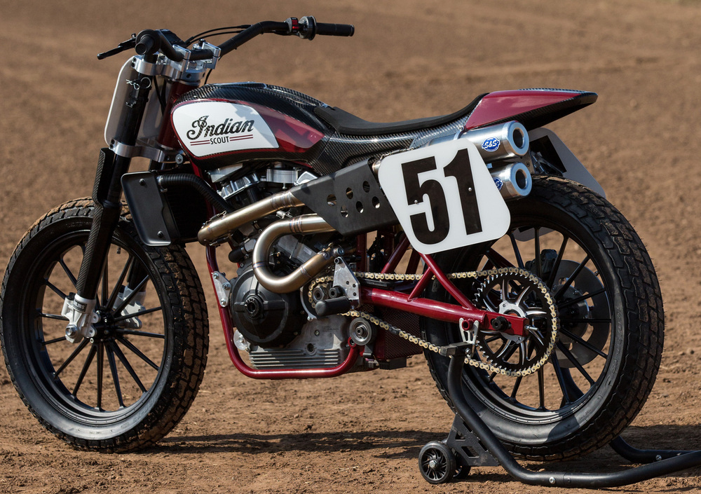 Roland Sands svela la Indian FTR750 e cade sul pubblico - News - Moto.it