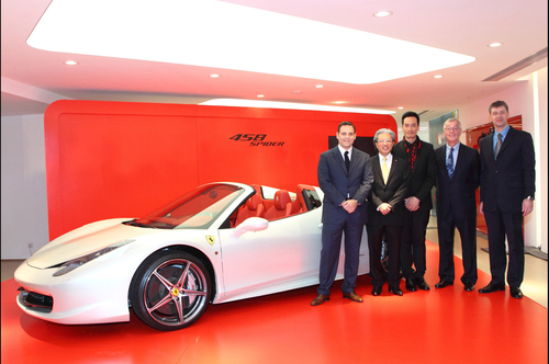 Ferrari: aperto un nuovo showroom a Hong Kong - News - Automoto.it
