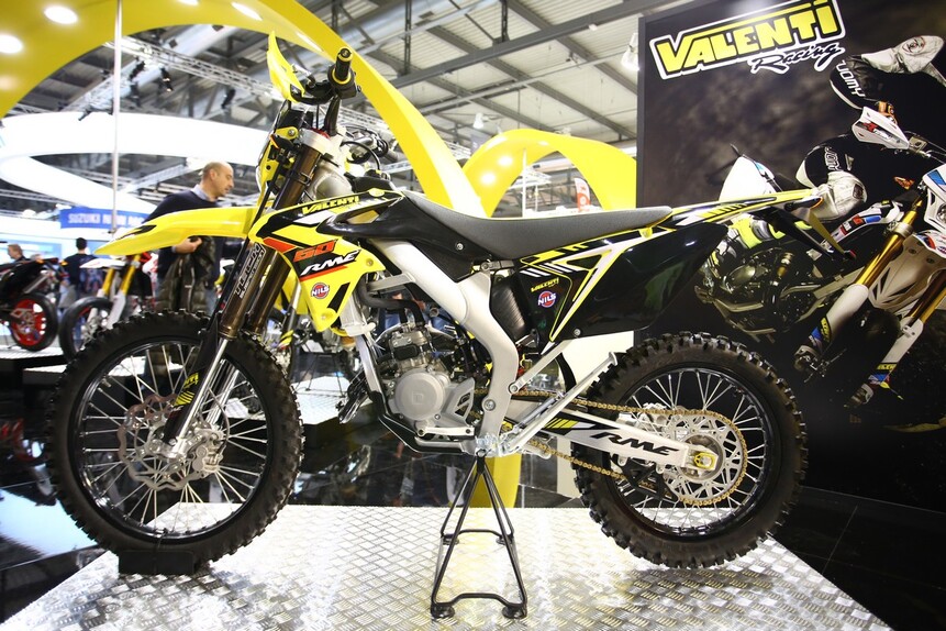 Valenti Racing RME50 e Suzuki RM-Z Special 2017 a Eicma - Fiere e ...