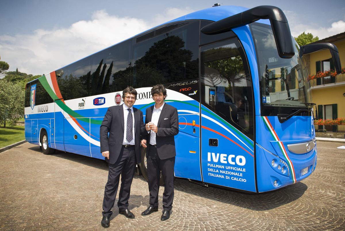 Iveco Pullman Ufficiale Nazionale Italiana di Calcio - News - Automoto.it